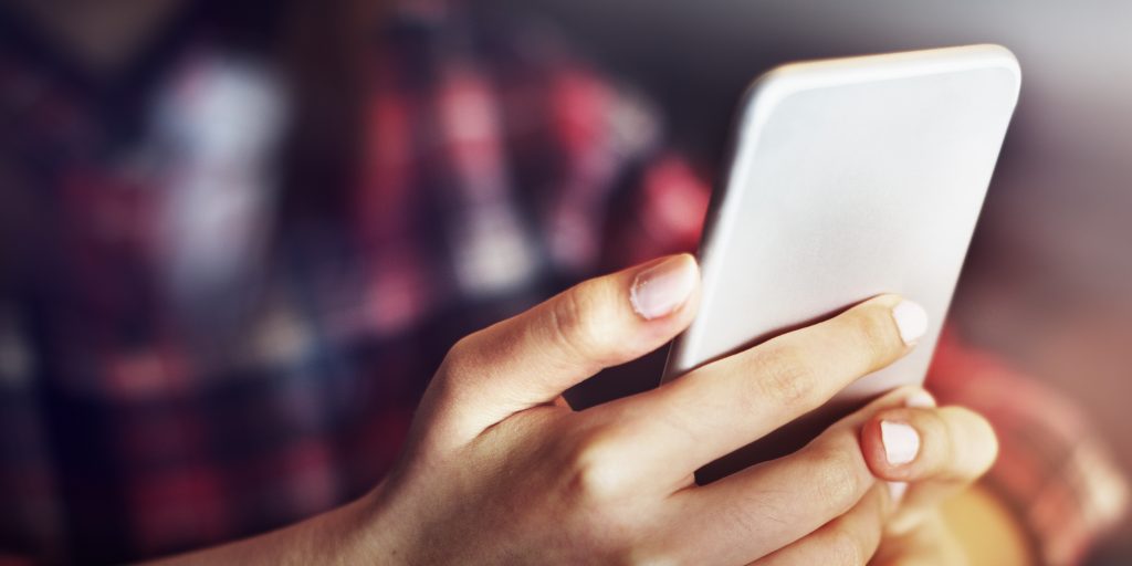 Why do people choose to send compromising photos?