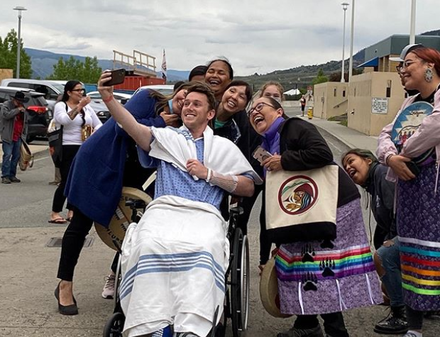 Indigenous community in Kamloops pays tribute to injured Snowbird pilot ...