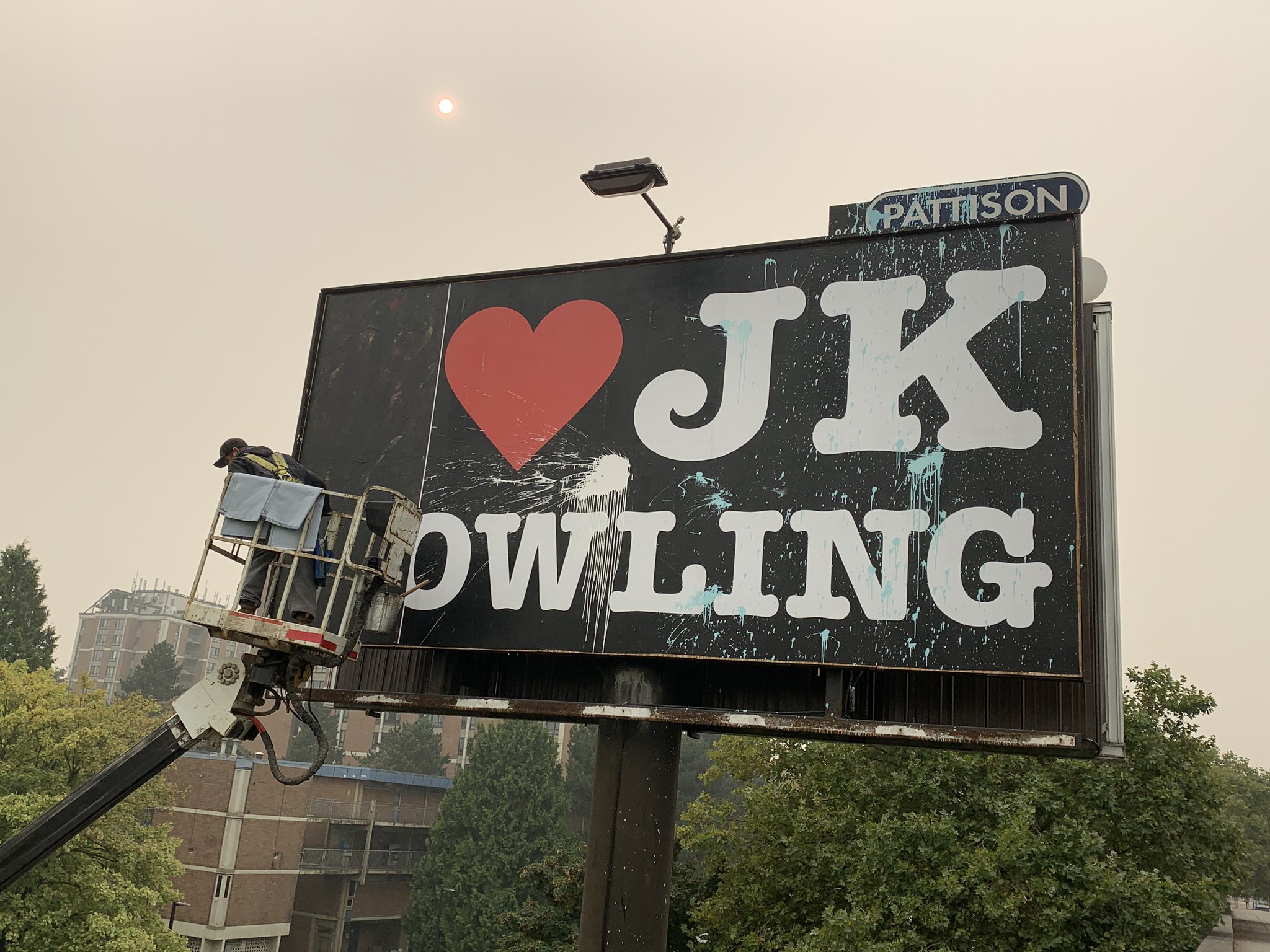 Man behind controversial 'I heart JK Rowling' sign in Metro Vancouver ...