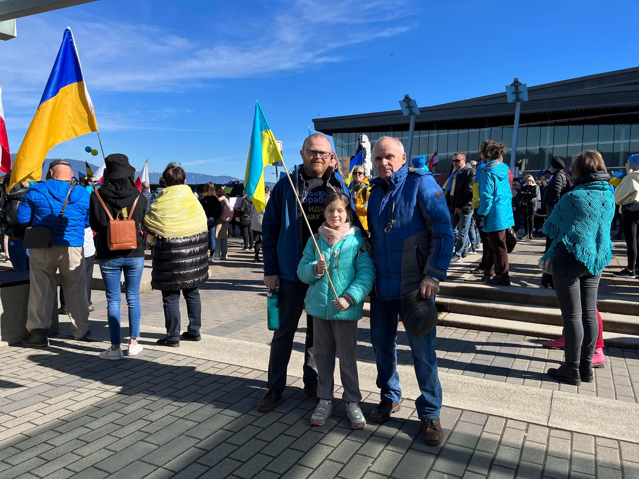 Ukrainians flee to Canada, reunite with loved ones in B.C. | CityNews ...