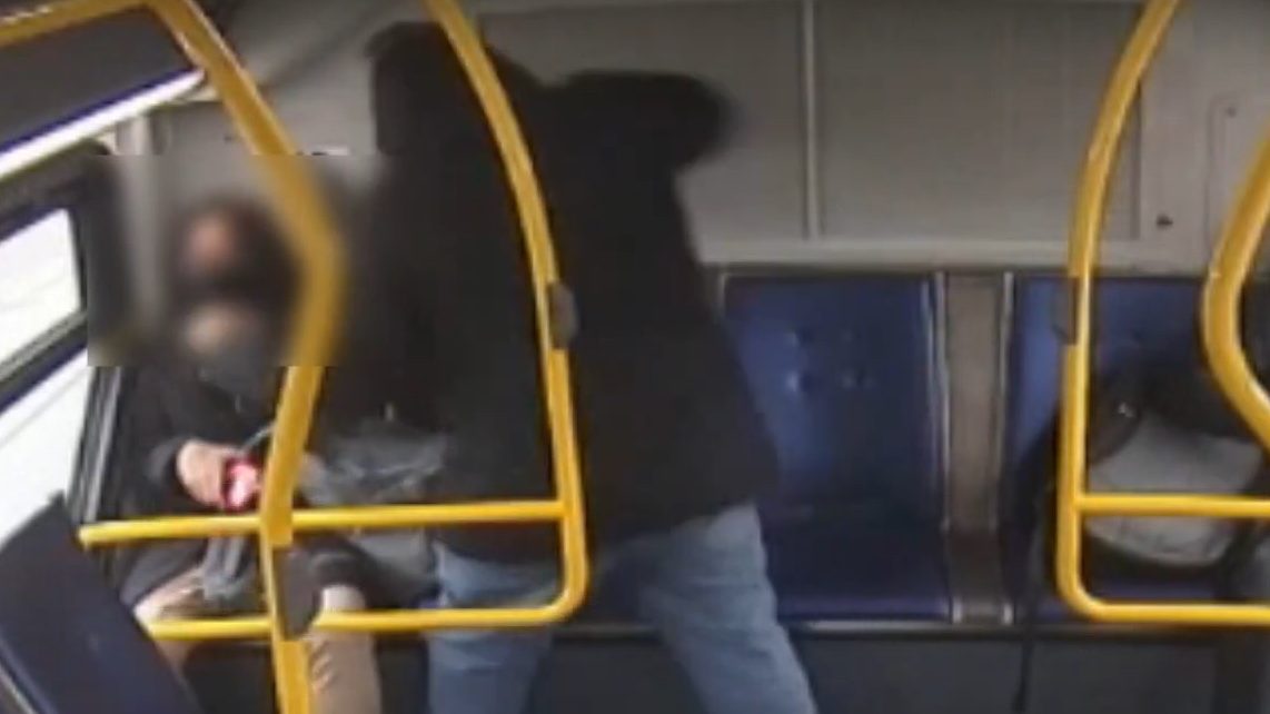 Surrey bus attack: Teen punched, kneed in head | CityNews Vancouver