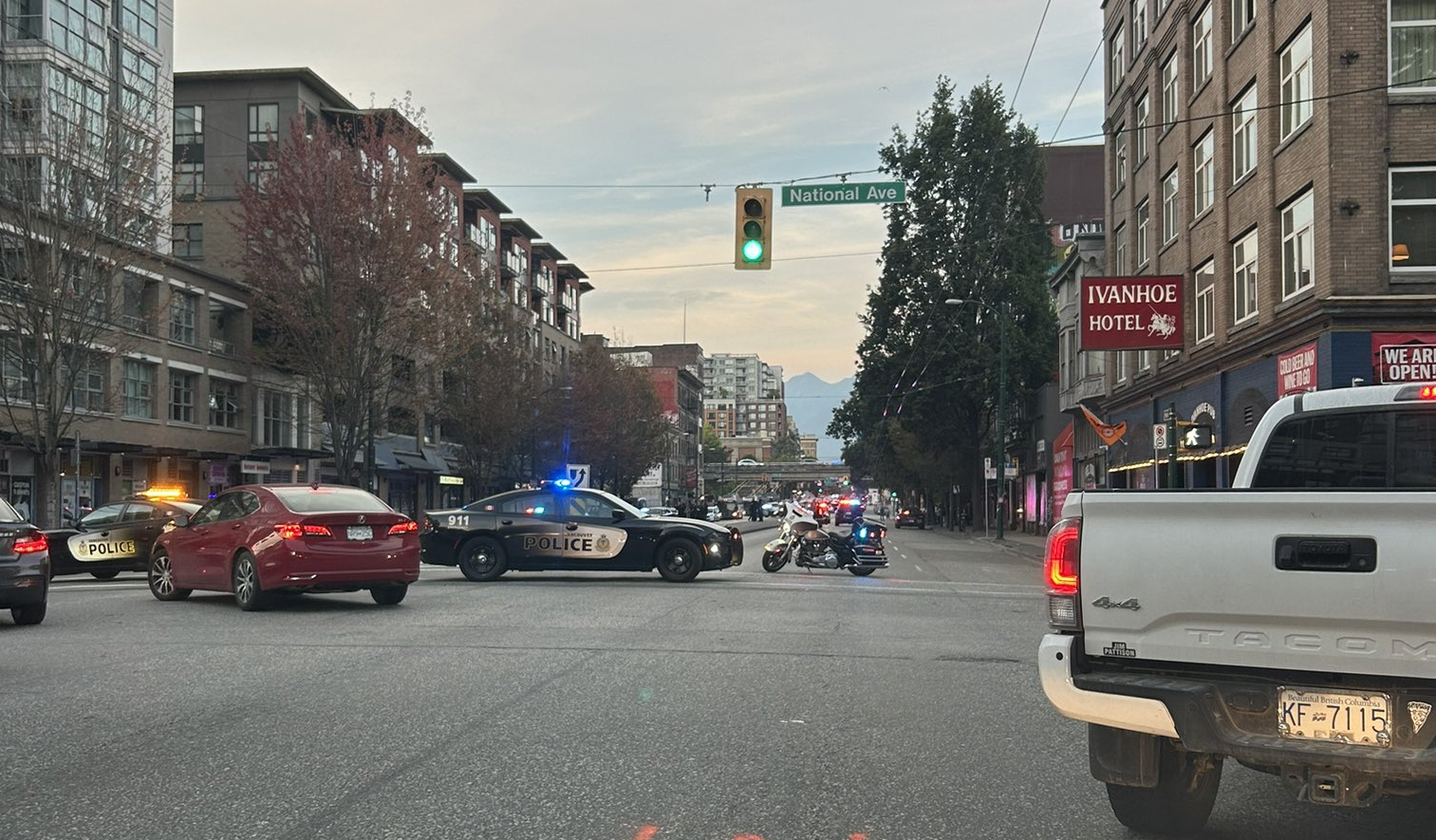 Chinatown bank robbery ends in cab standoff | CityNews Vancouver