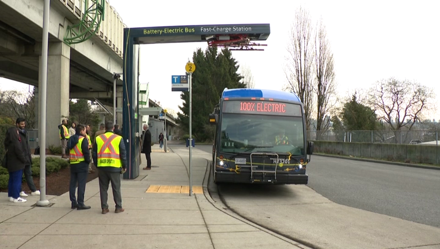 TransLink unveils new battery-electric buses | CityNews Vancouver