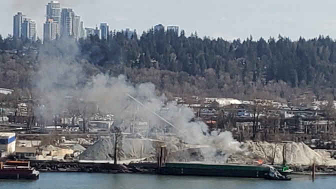 Surrey barge sees small, smoky fire | CityNews Vancouver