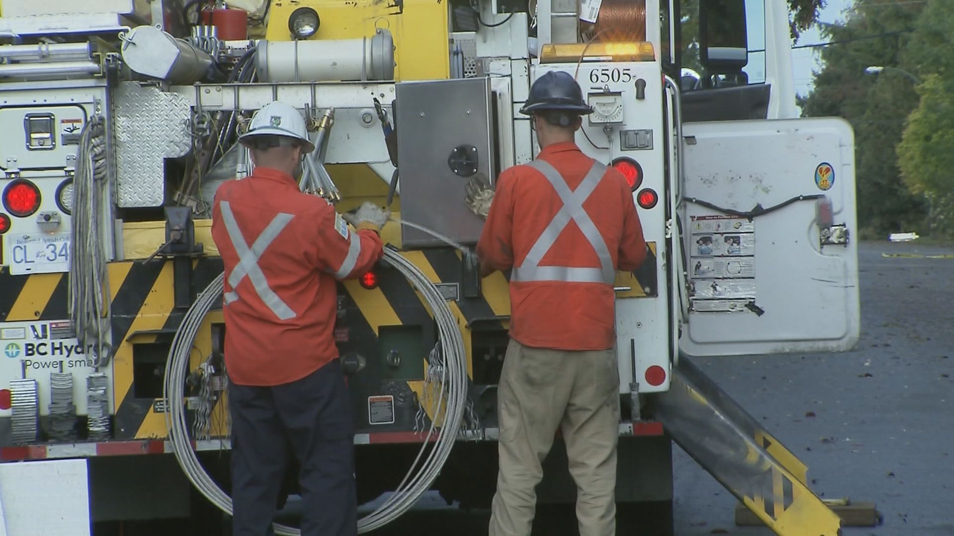 Surrey power line fire affects traffic - CityNews Vancouver
