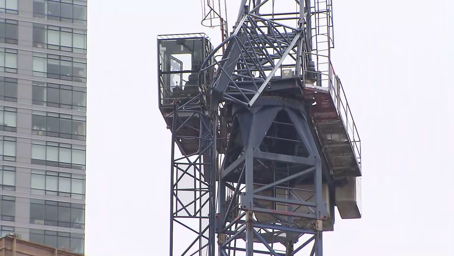 Surrey crane collapse prompts WorkSafe probe | CityNews Vancouver