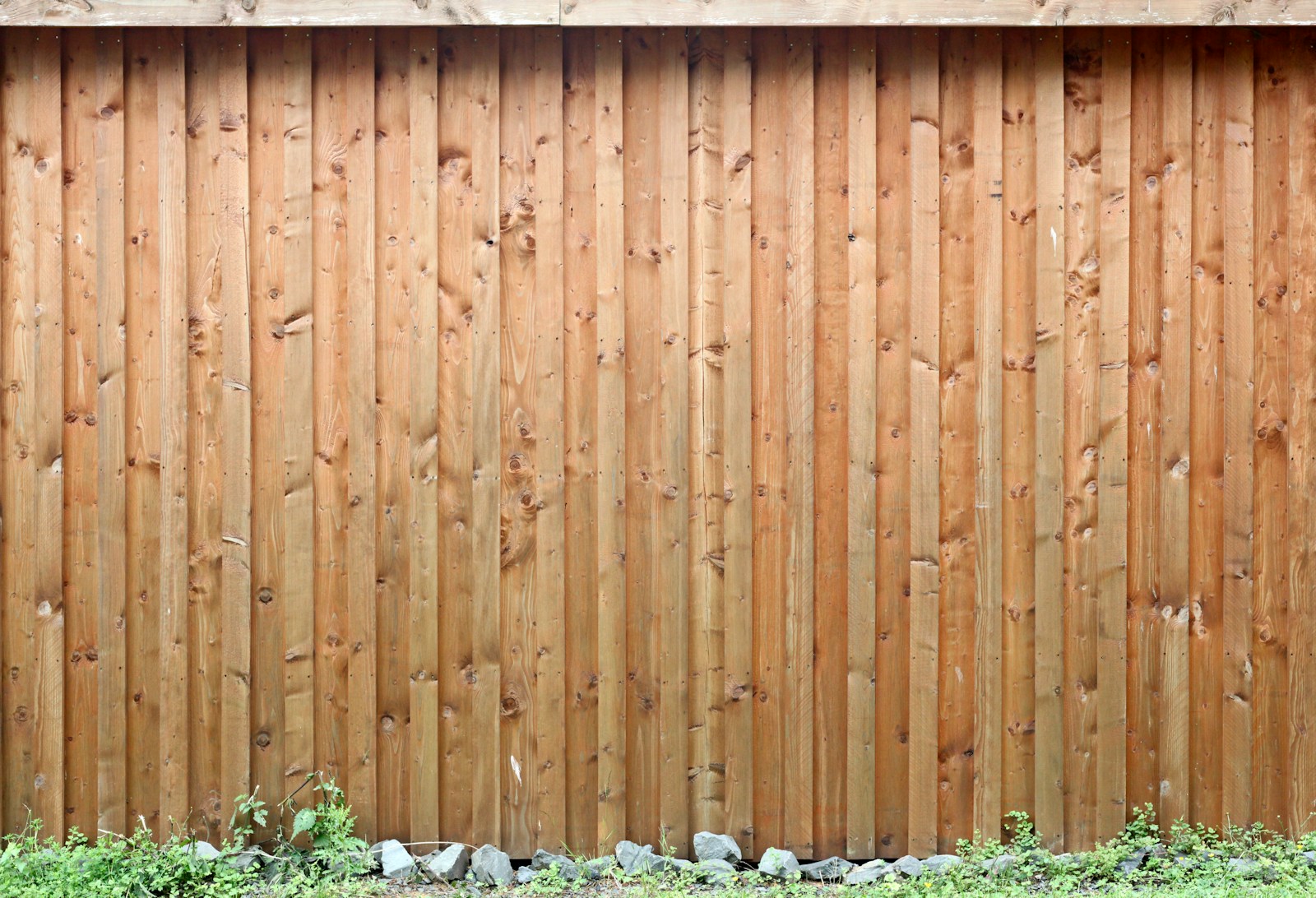 Vancouver fence dispute: Court awards couple damages