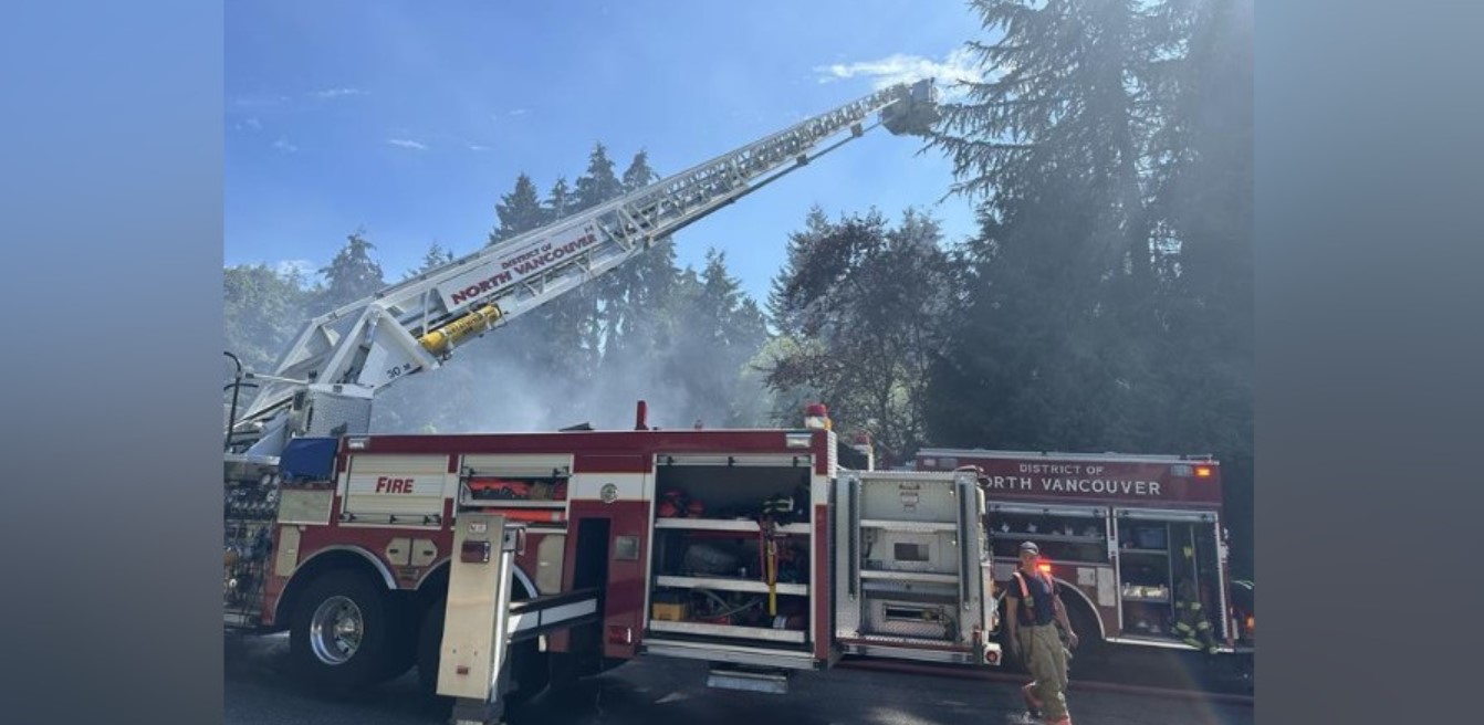 Crews fight house fire in North Vancouver; no injuries reported