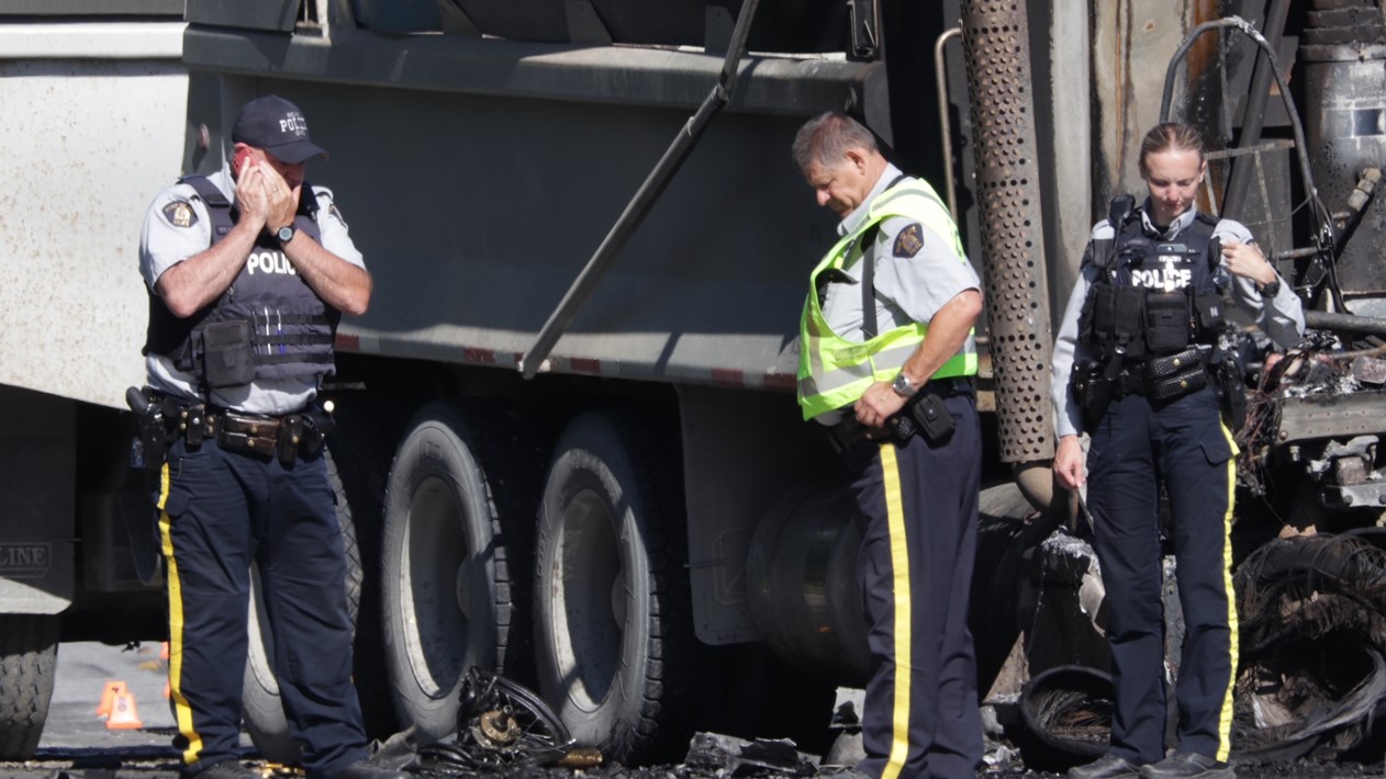 Crash shuts Lougheed Highway in Mission