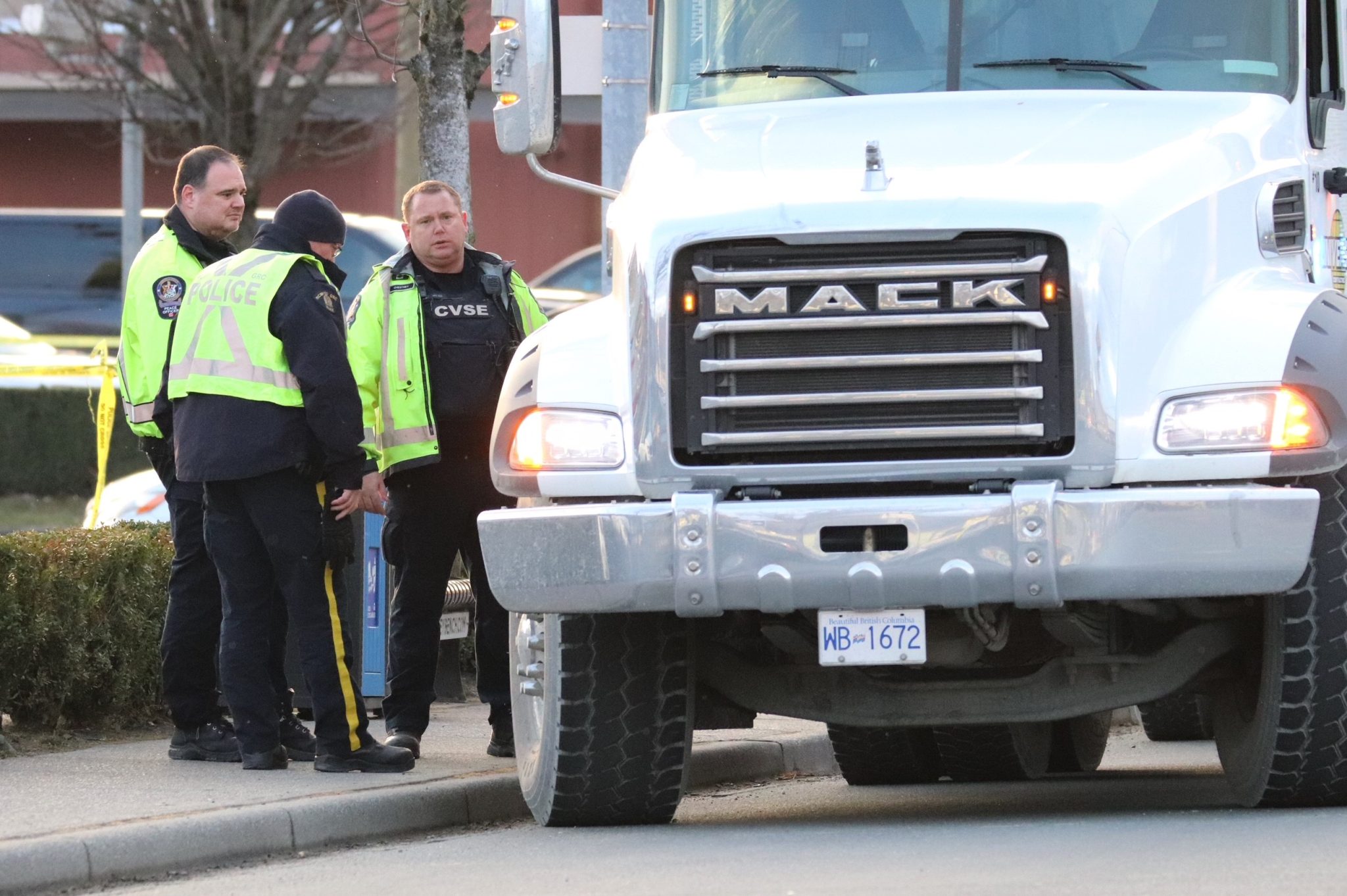 Chilliwack RCMP investigating after driver fatally strikes pedestrian