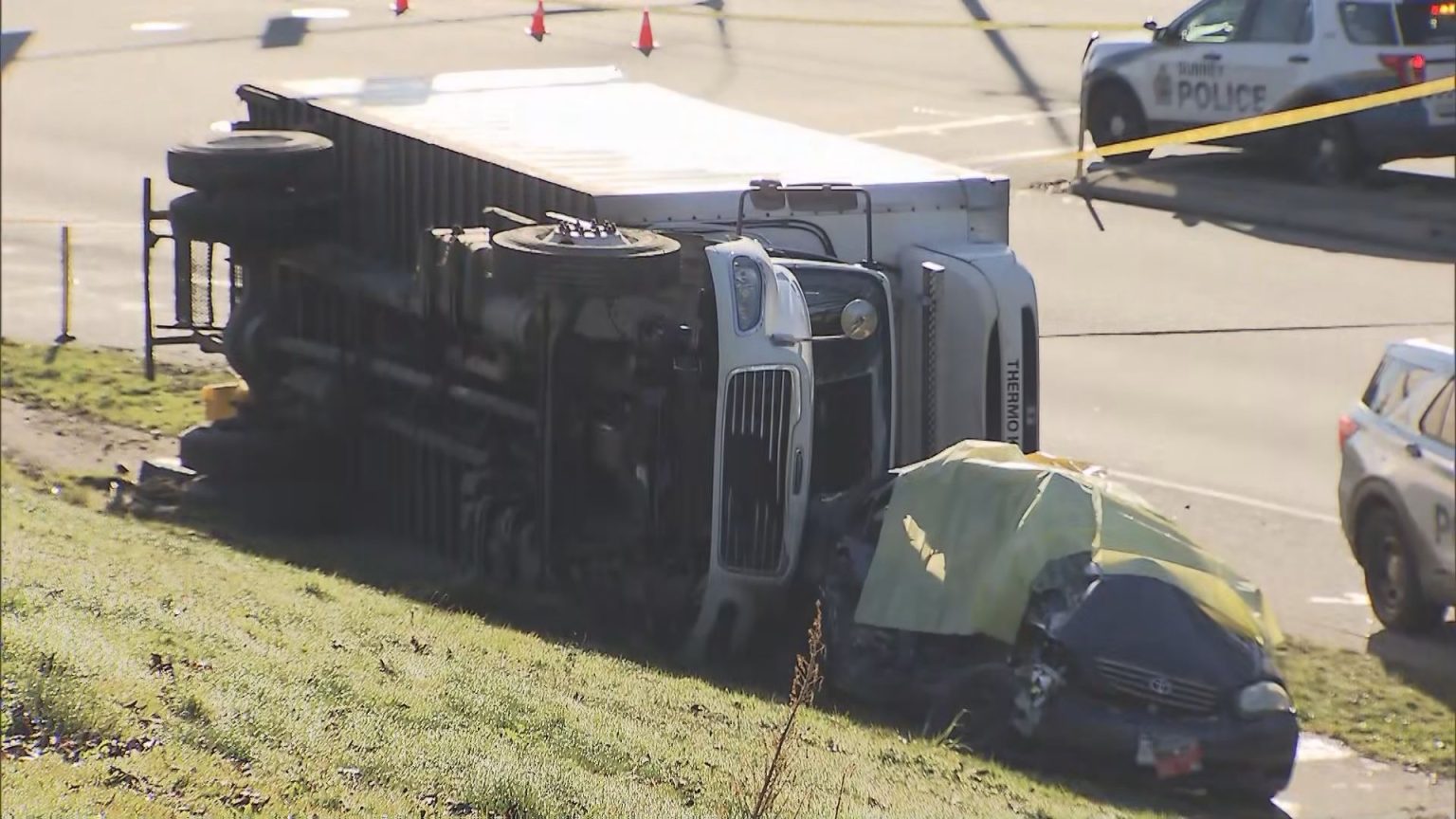 Serious Surrey crash kills 1, hospitalizes another
