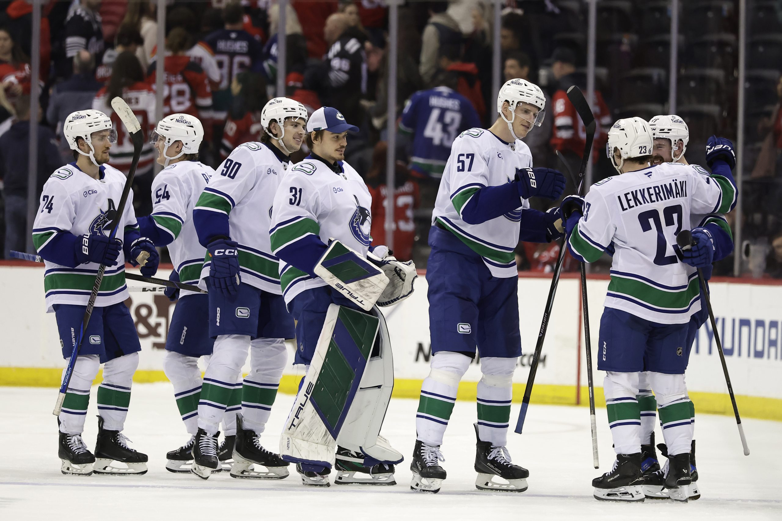 Lekkerimaki, Demko lead Canucks to improbable comeback