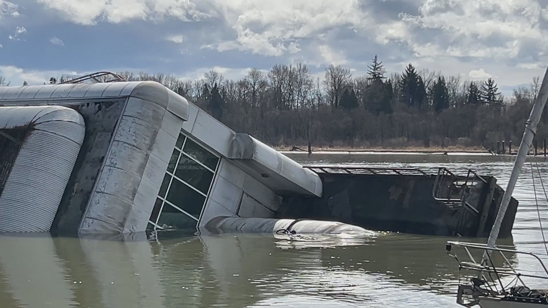 Expo 86's iconic 'McBarge' capsizes in Fraser River