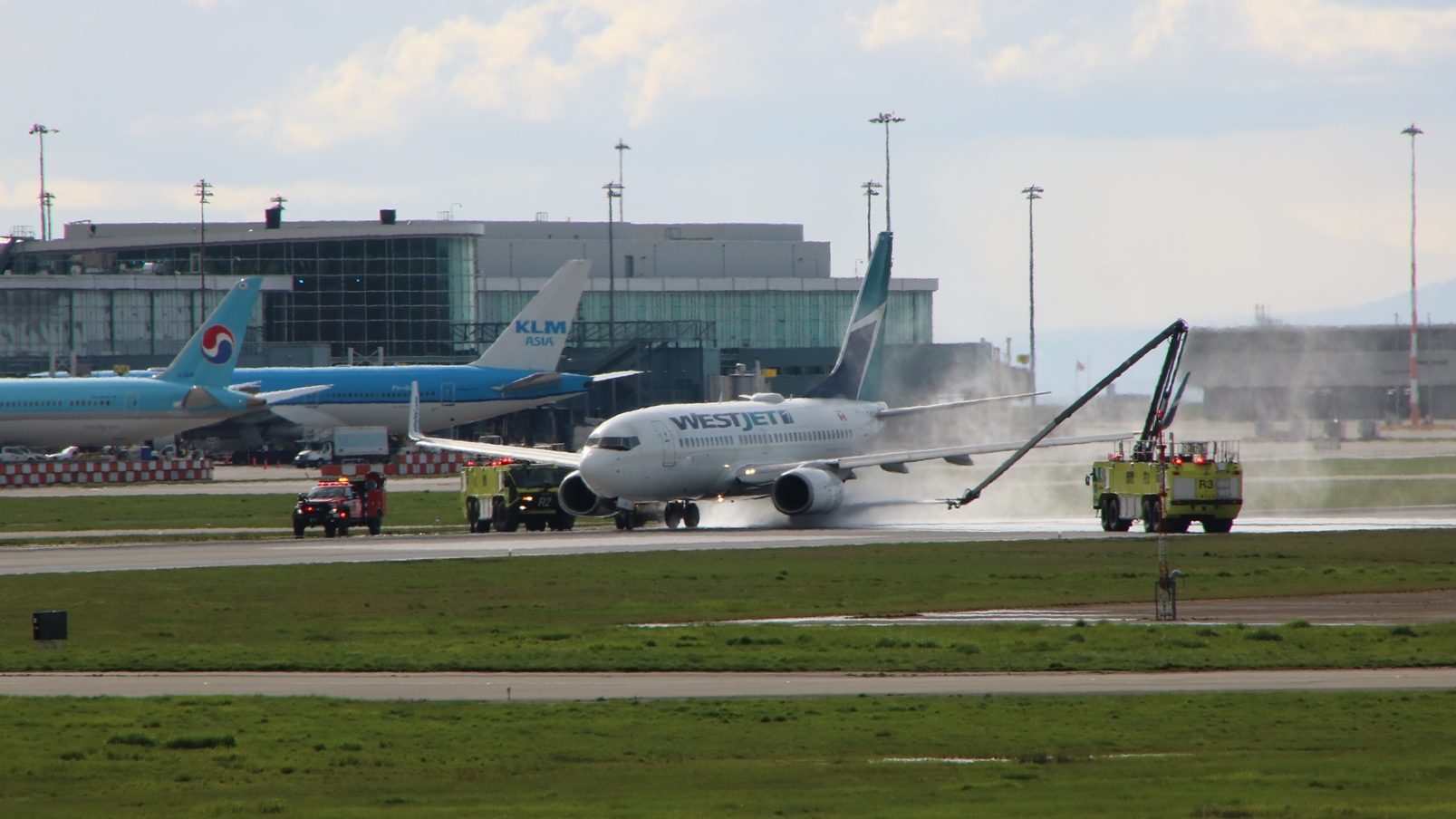 WestJet flight aborts takeoff from YVR after 'aircraft issue'