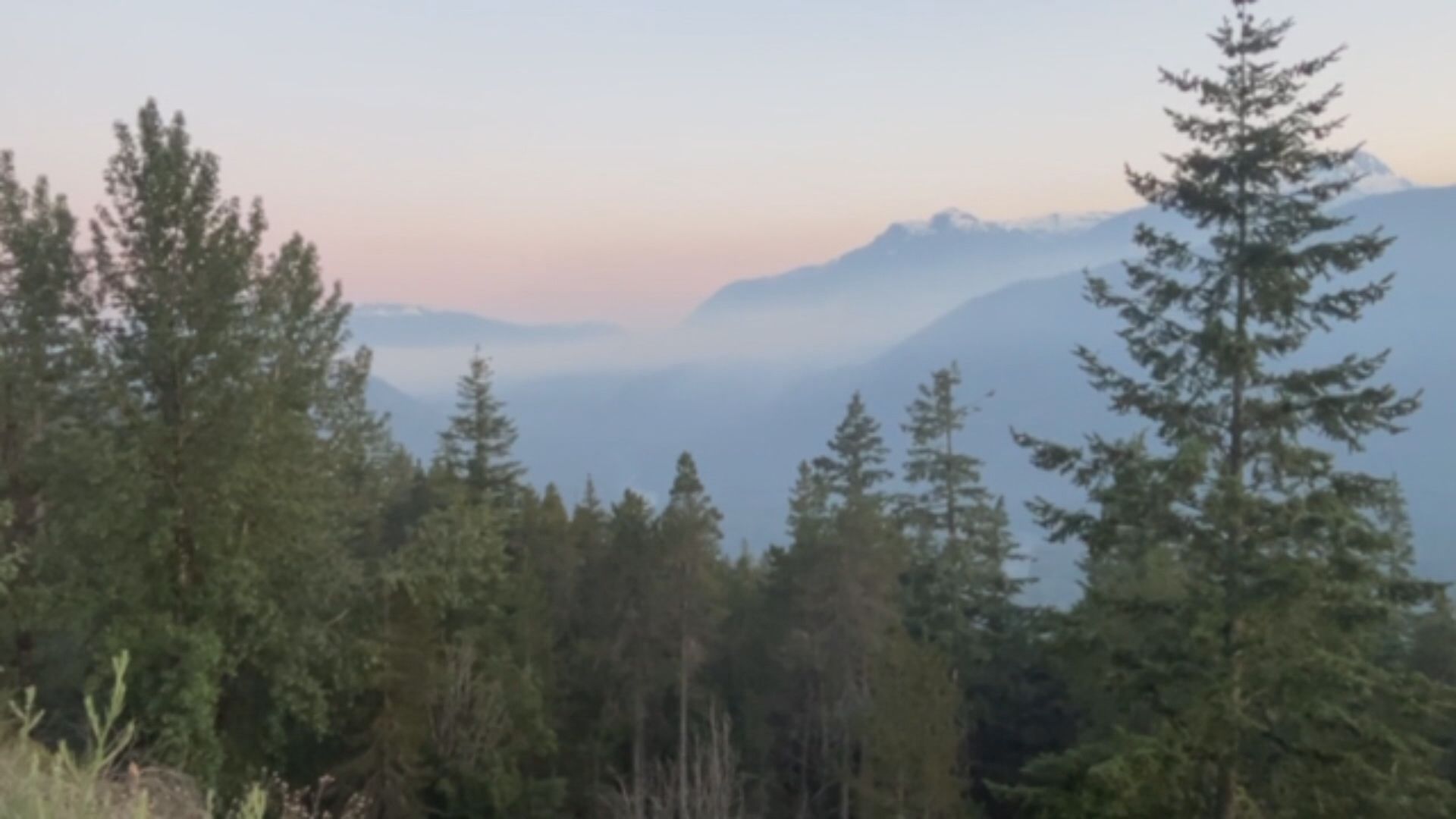 Wildfire erupts just north of Squamish, evacuation alert issued