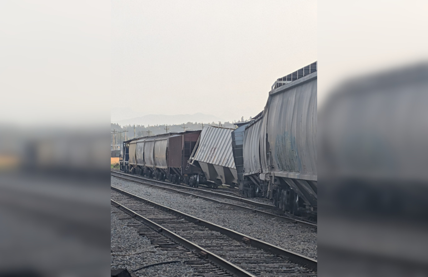 Train derails in Abbotsford near Huntingdon-Sumas border crossing