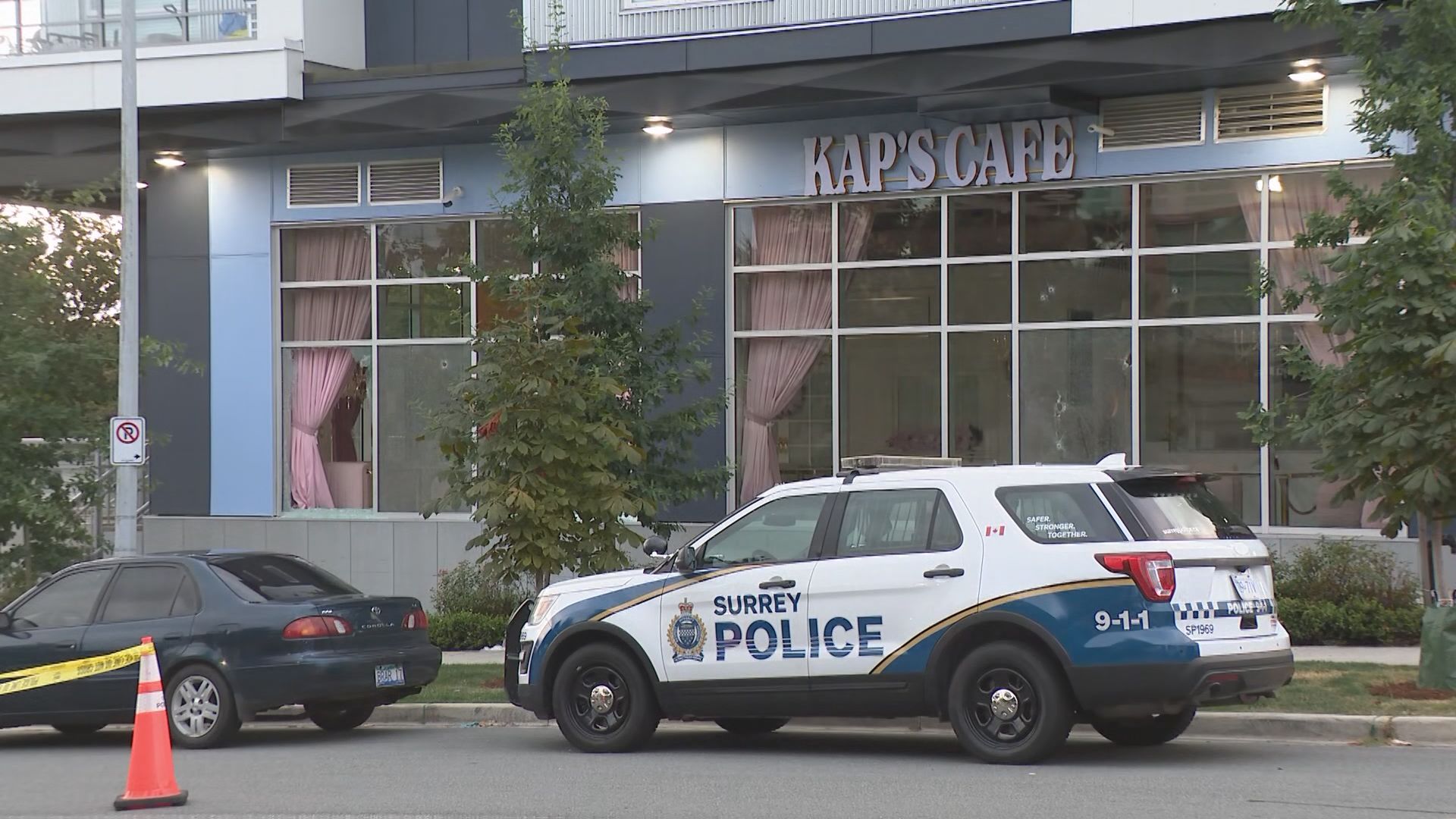 Shots fired at Kapil Sharma's Surrey café again