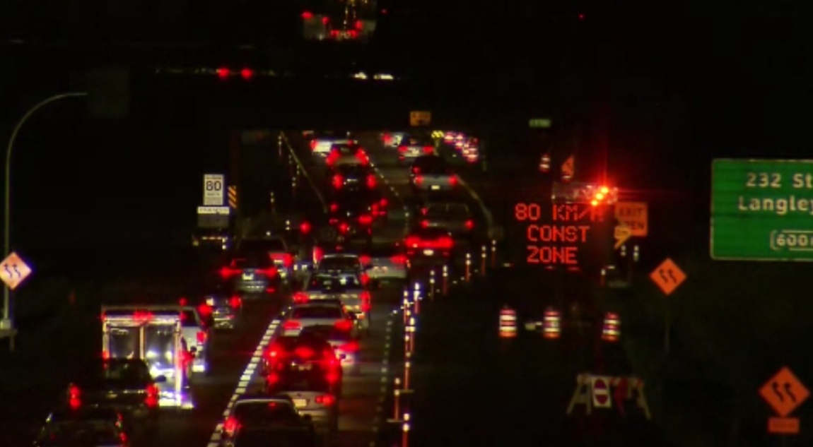 Truck strikes overpass on HWY 1 in Langley, says transport ministry