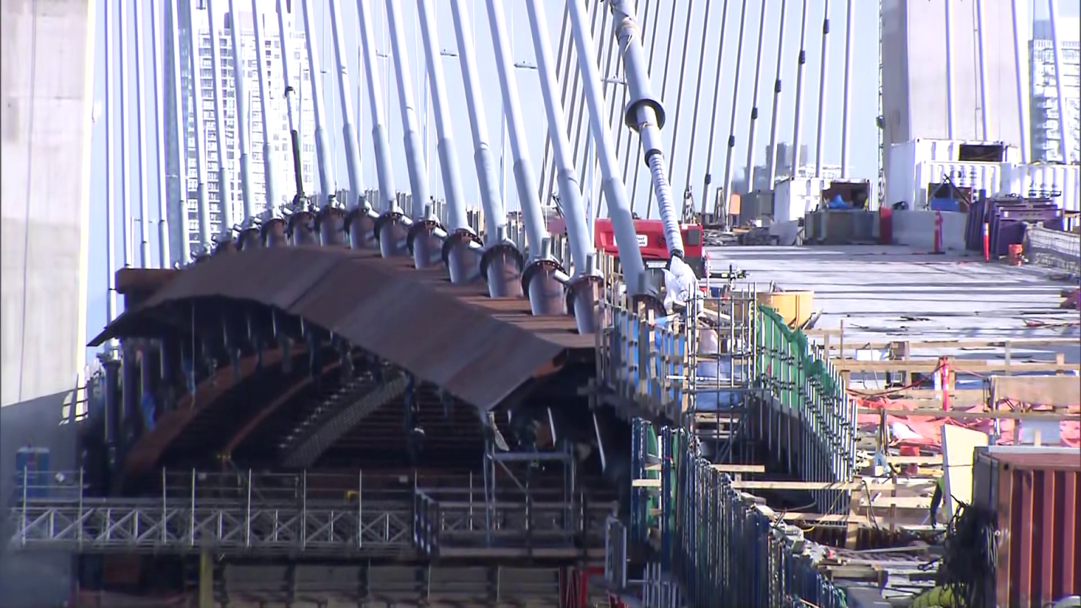 One lane on Pattullo Bridge replacement to open Christmas Eve