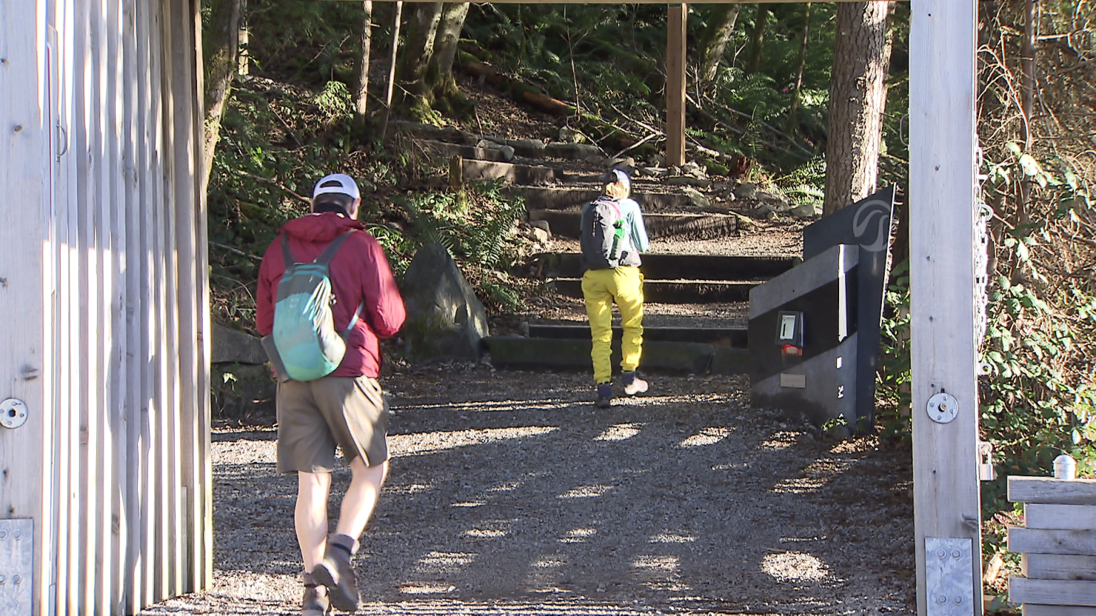 Grouse Grind re-closes after winter weather on North Shore
