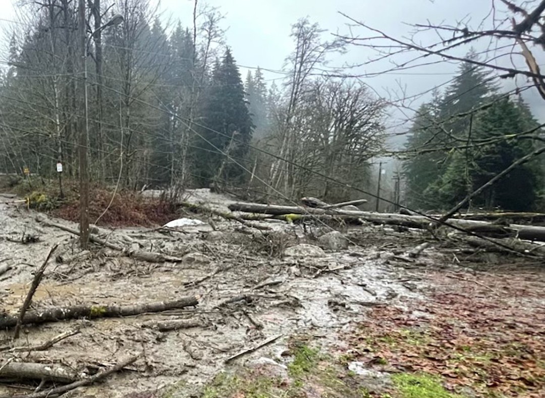 Mudslide in Coquitlam traps 8 residents, closes road, knocks out power